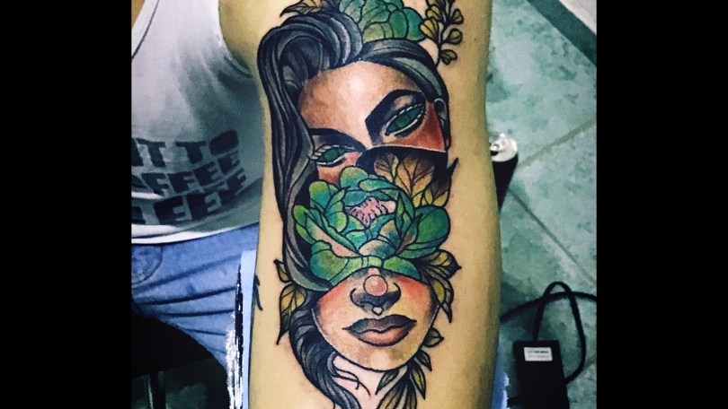 Tatuaje del artista Mexicano Toño Ramirez (Core), Mujer/flores ...