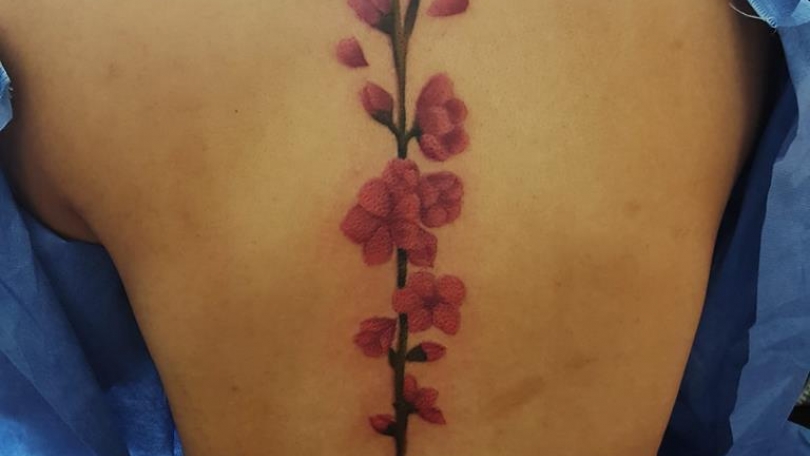 Tatuaje del artista Mexicano Carlos Koyote Ramirez, Flor en toda la ...